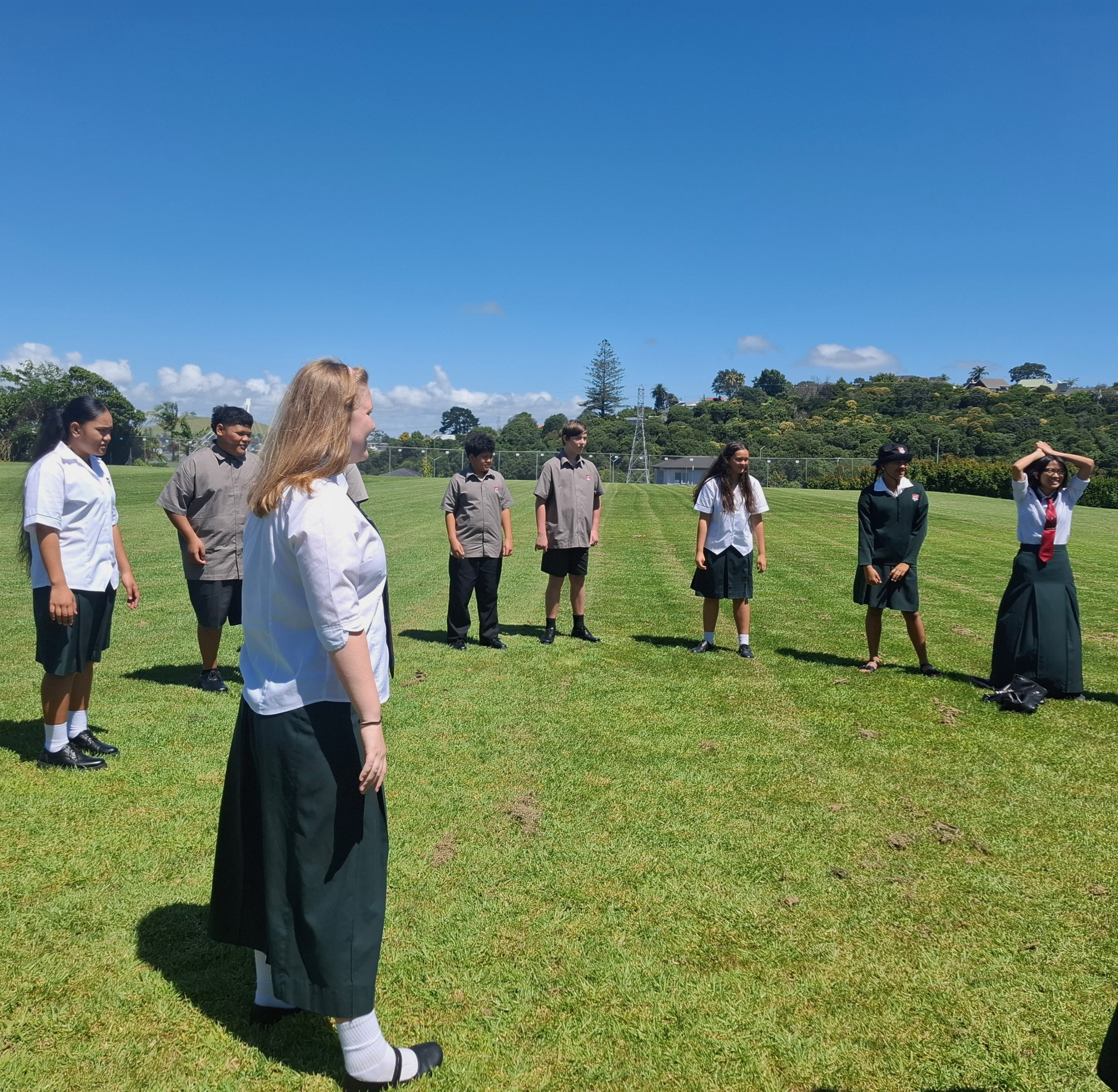 Peer Support Leaders Supporting a Smooth Start for New Students - Onehun